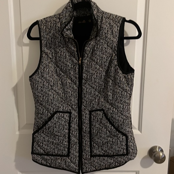 dee elle | Jackets & Coats | Quilted Puffer Herringbone Vest Size Small ...
